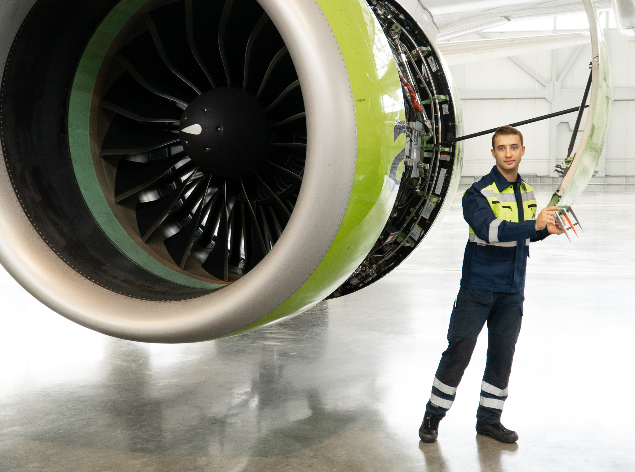 Airbus A220 General Familiarization - airBaltic Training